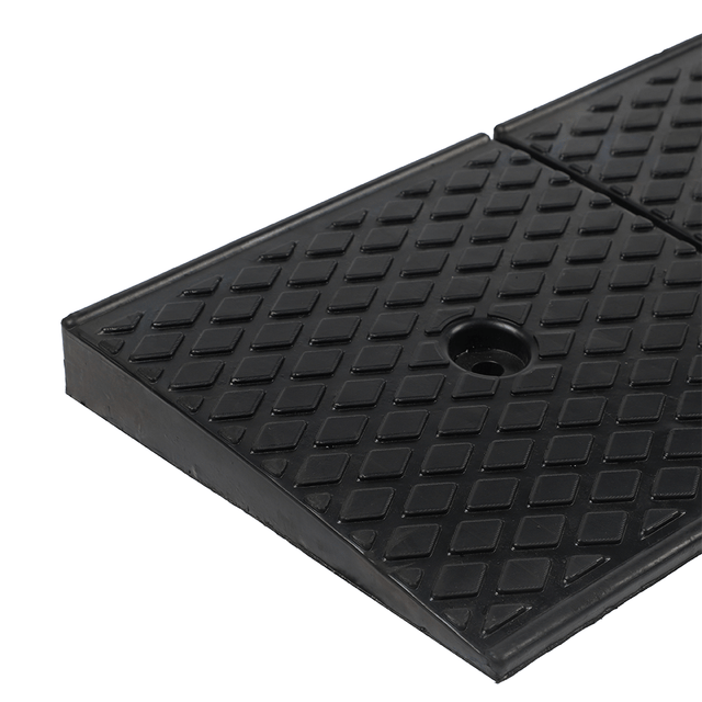 Heeve® Heavy-Duty Solid Rubber Driveway Layback Kerb Ramp – Ramp Champ