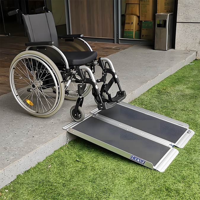 Heeve Aluminium Single-Fold Premium Wheelchair Ramp with Carry Bag ...