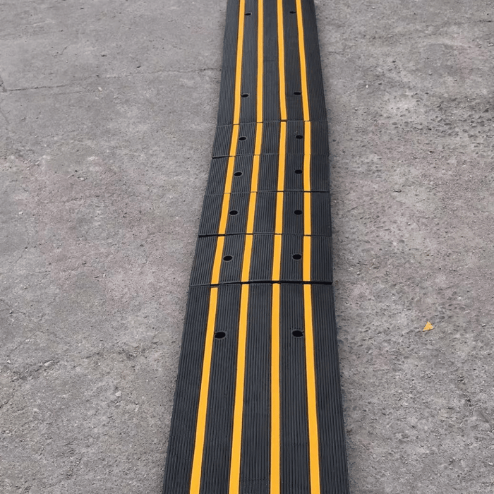 Heeve Driveway Rubber Kerb Ramp Bend for Curved Rolled-Edge Kerb — Ramp ...